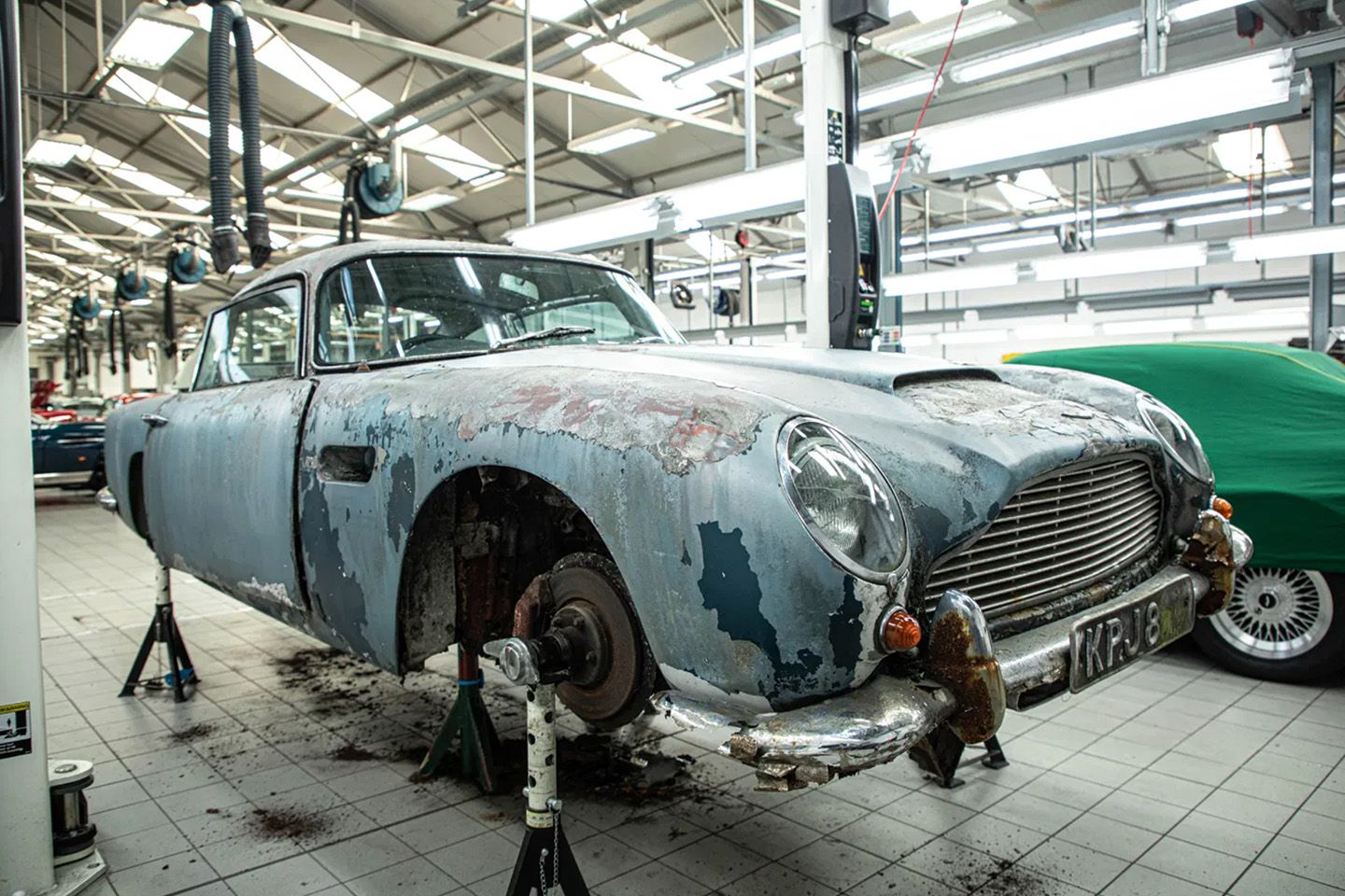 £900 Aston Martin DB5, £10k manuals... - PistonHeads UK